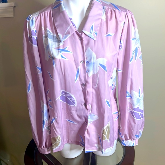 beeline fashions | Tops | Vintage Womans Blouse | Poshmark